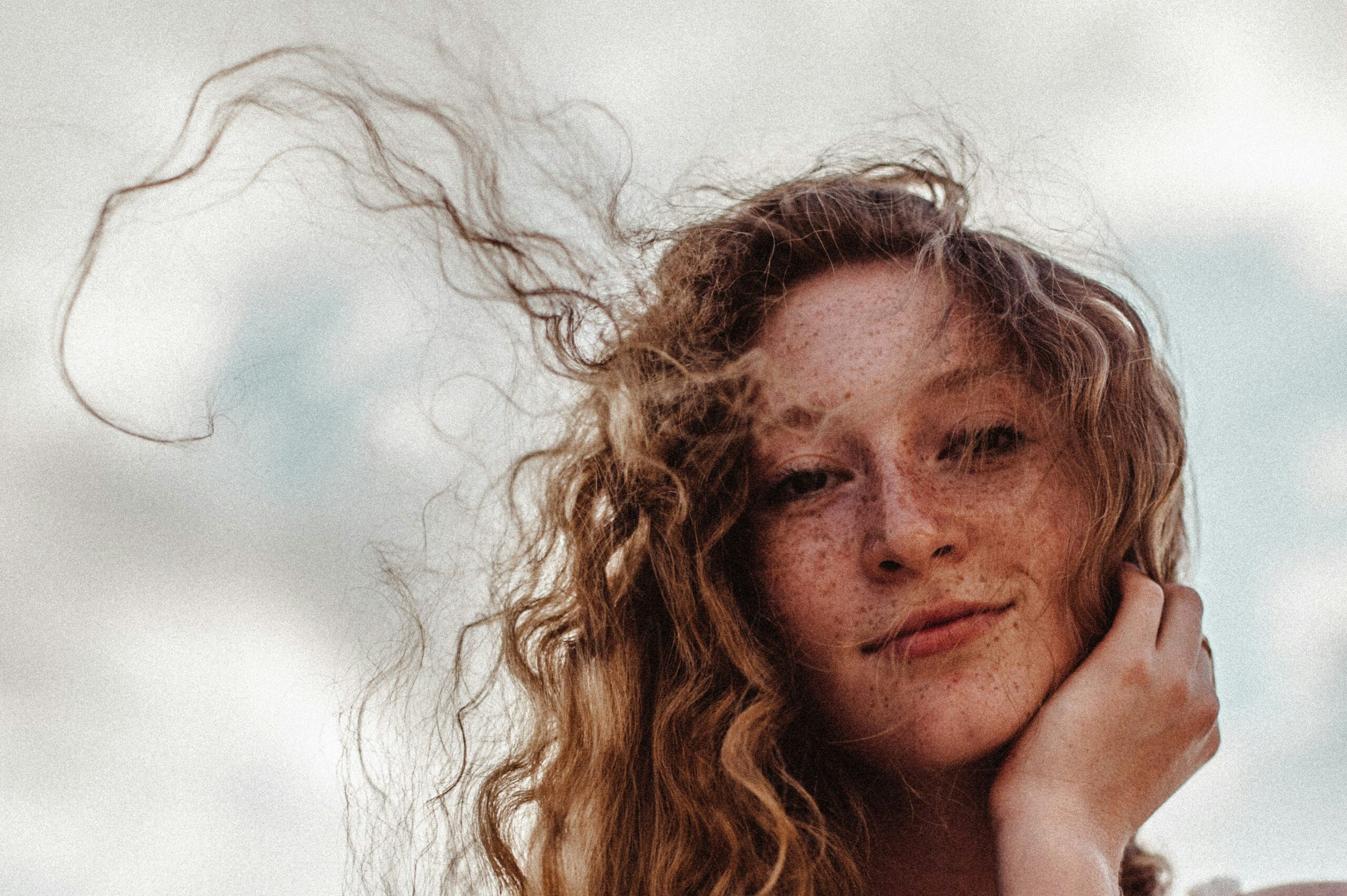 Beach waves maken zonder hitte voor een clean girl look ...